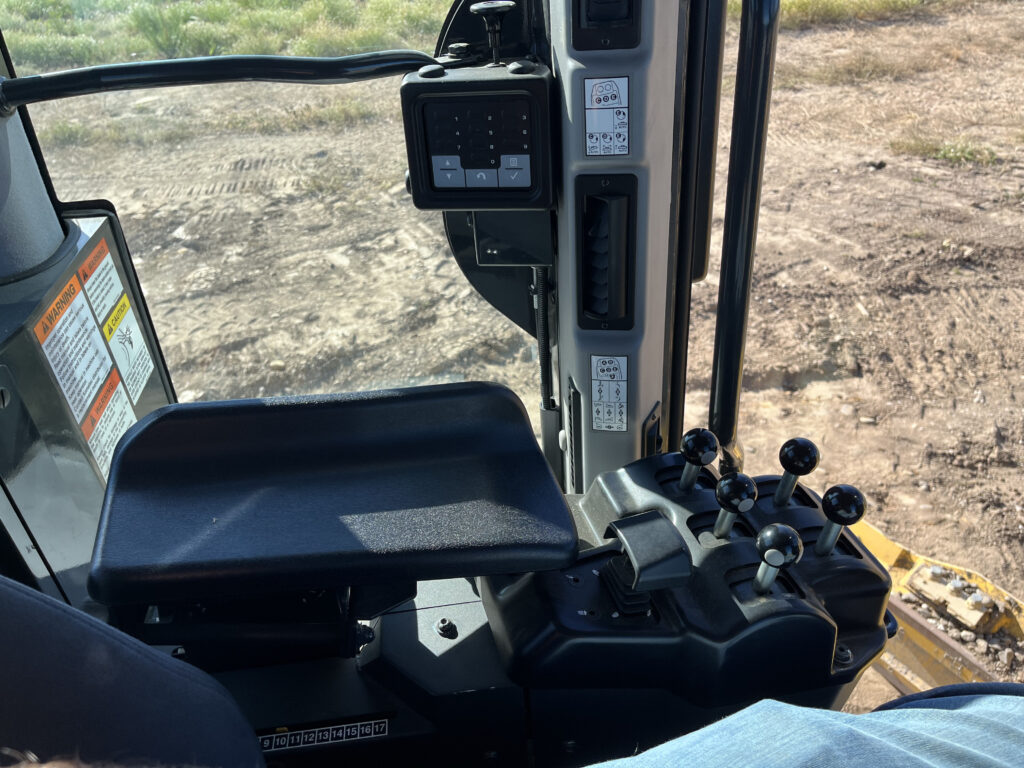 Komatsu GD655-7 Grader - KNM Oregon Machinery